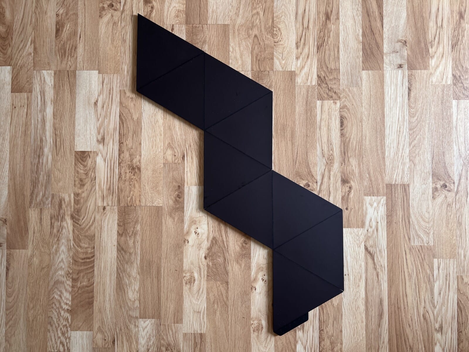 Nanoleaf Limited Edition Ultra Black Shapes är en lysande härlighet