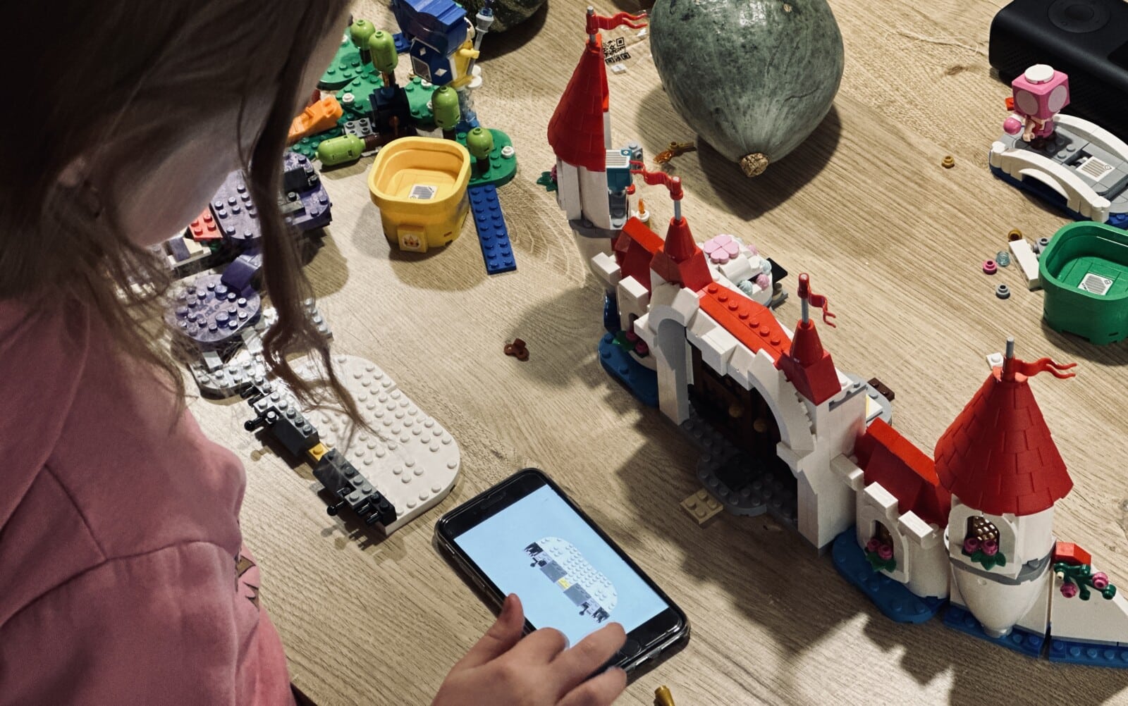 LEGO Super Mario är barnsligt kul för både stora och små