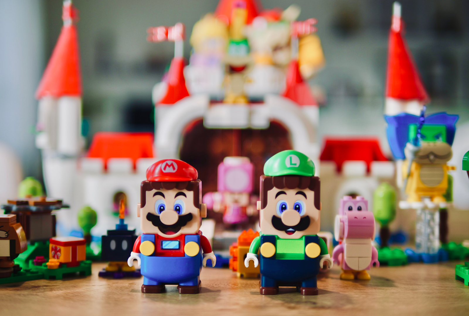 LEGO Super Mario är barnsligt kul för både stora och små